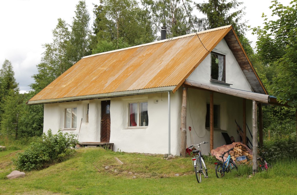 What is Light Straw-Clay?(The Best Natural Wall System?) – biolithic builds